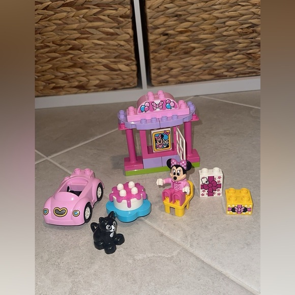 Lego | Toys | Lego Duplo Minnies Birthday Party 873 Building Blocks ...